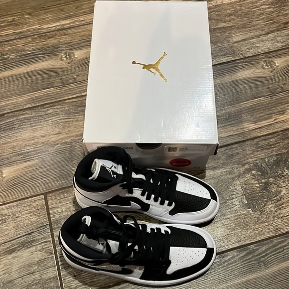Nike | Shoes | Nike Womens Air Jordan Black And White Splits Perfect ...